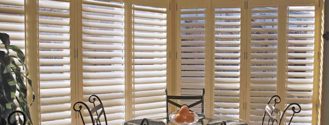 Persiennes en Bois et PVC | Boutique du Store Décoratif
